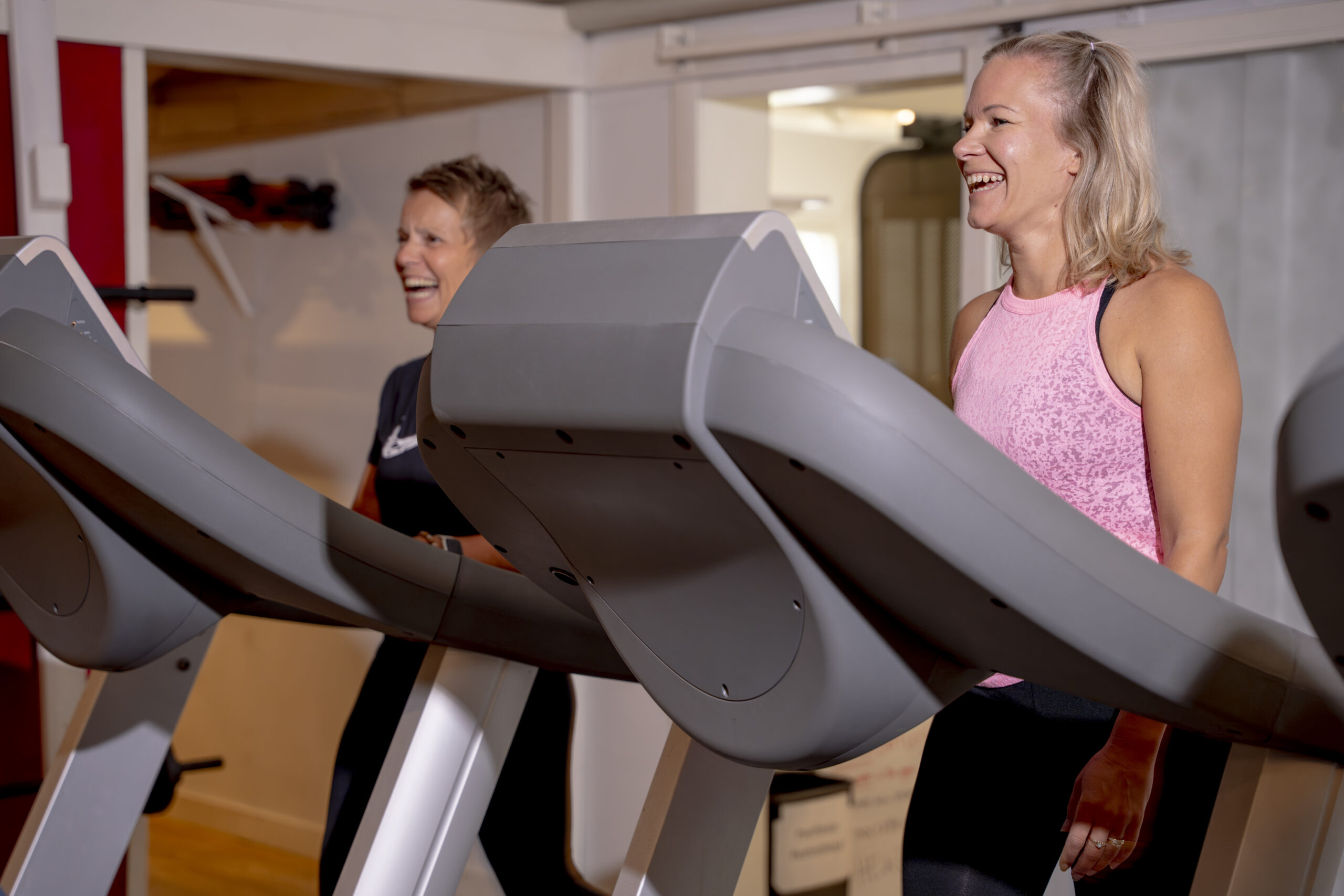 UUSI LÄMMITTELY&VENYTTELY STUDIO - SportsGym